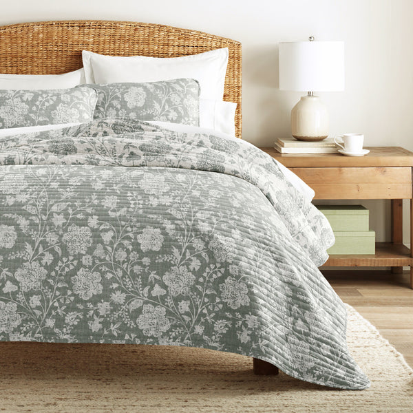 Textured Floral Reversible Quilted Coverlet Set – Linens And Hutch