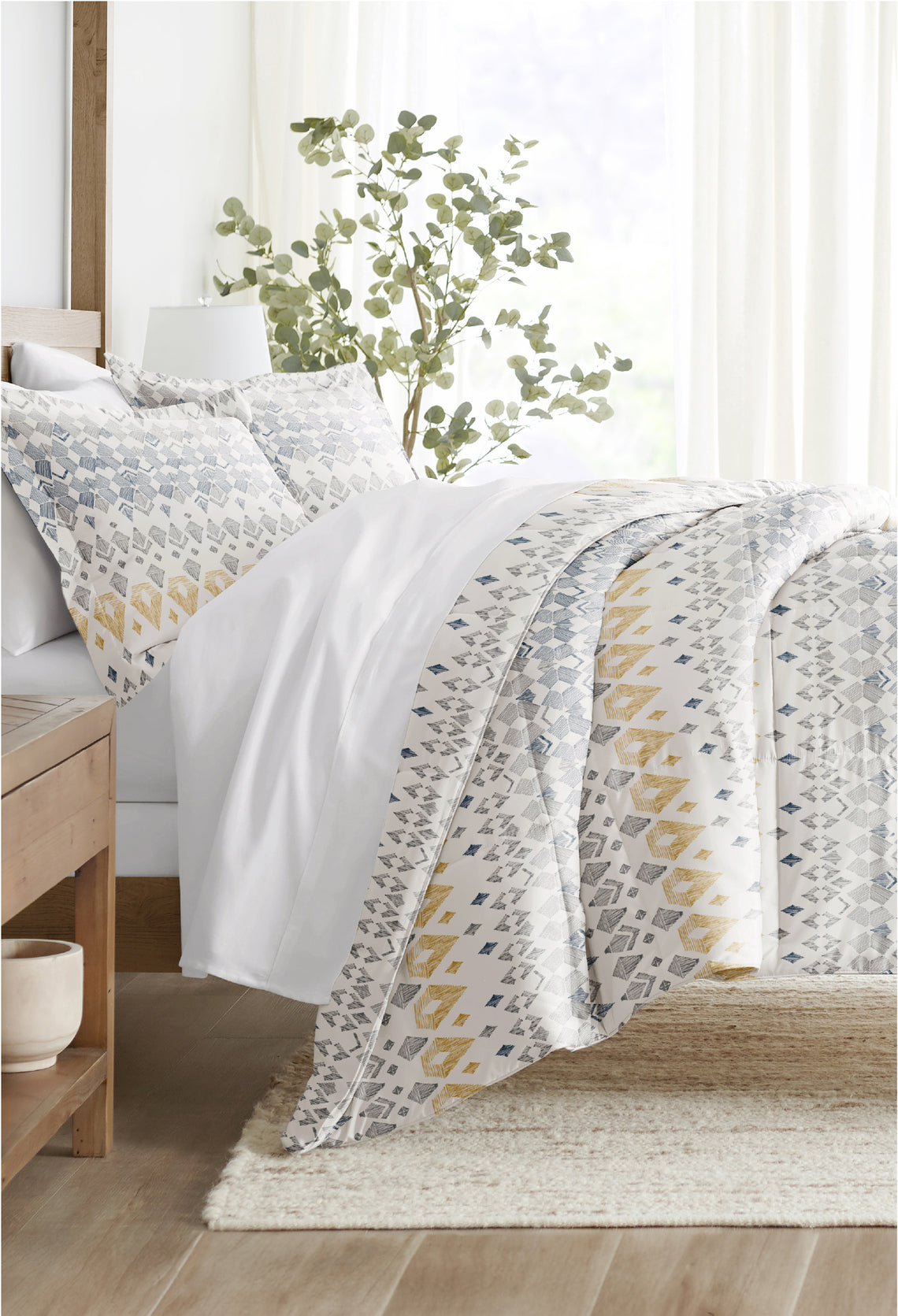 Shop Luxury Bedding Online | Linens & Hutch