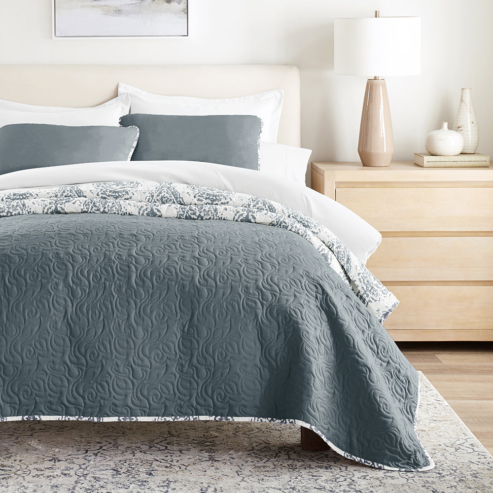 Distressed Damask Reversible Quilted Coverlet Set – Linens And Hutch