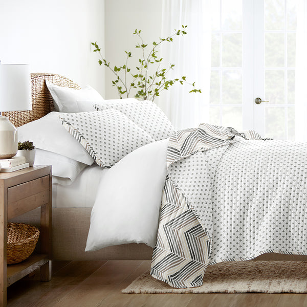 Diamond Chevron Reversible Quilted Coverlet Set – Linens And Hutch