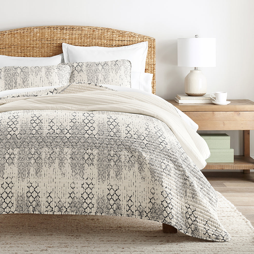 Distressed Aztec Reversible Quilted Coverlet Set – Linens And Hutch