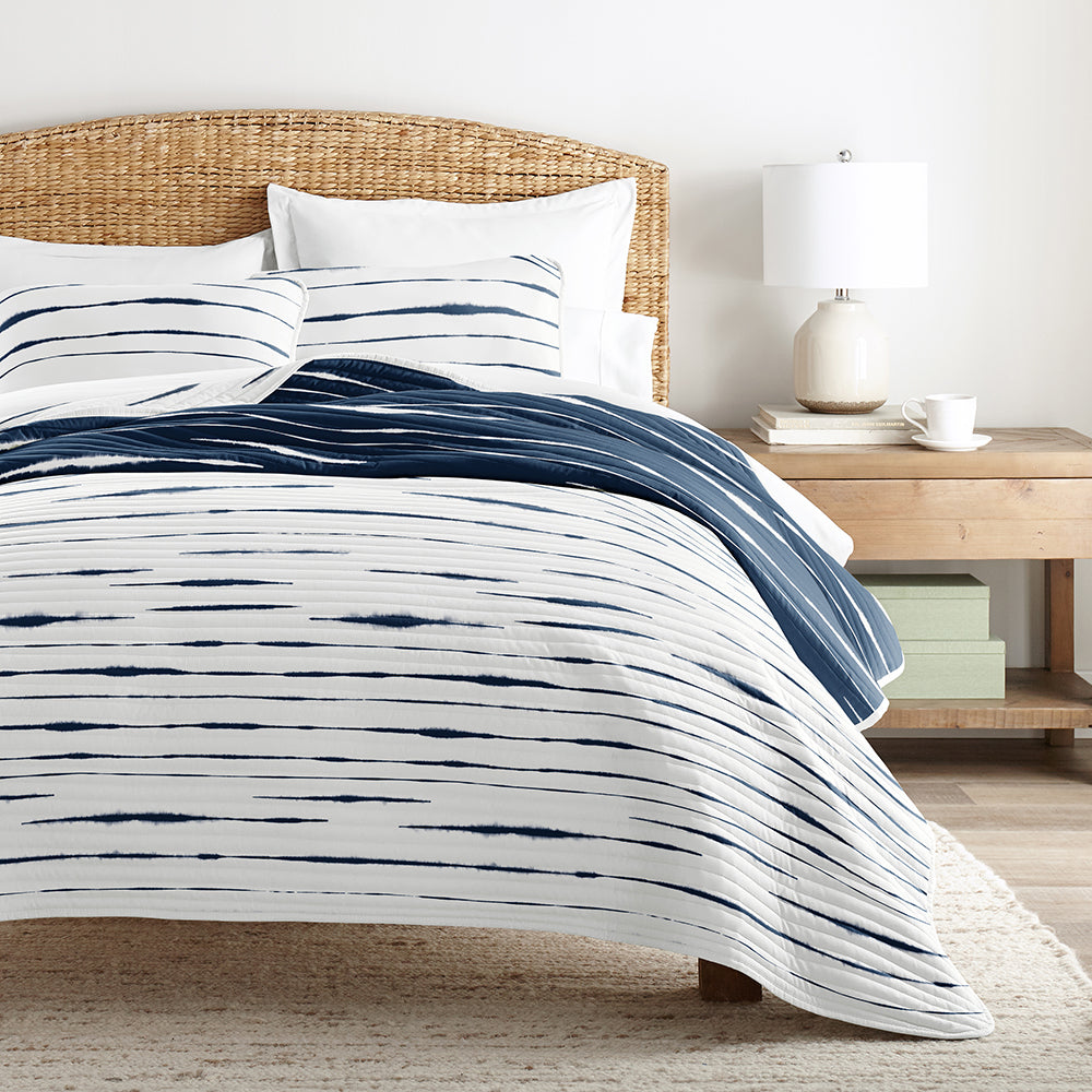 Horizon Lines Reversible Quilted Coverlet Set – Linens And Hutch