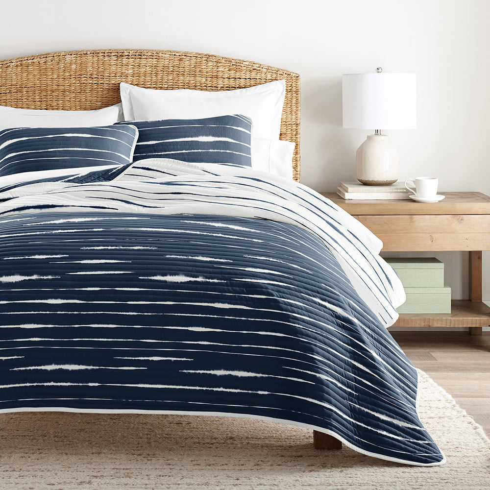 Horizon Lines Reversible Quilted Coverlet Set – Linens And Hutch